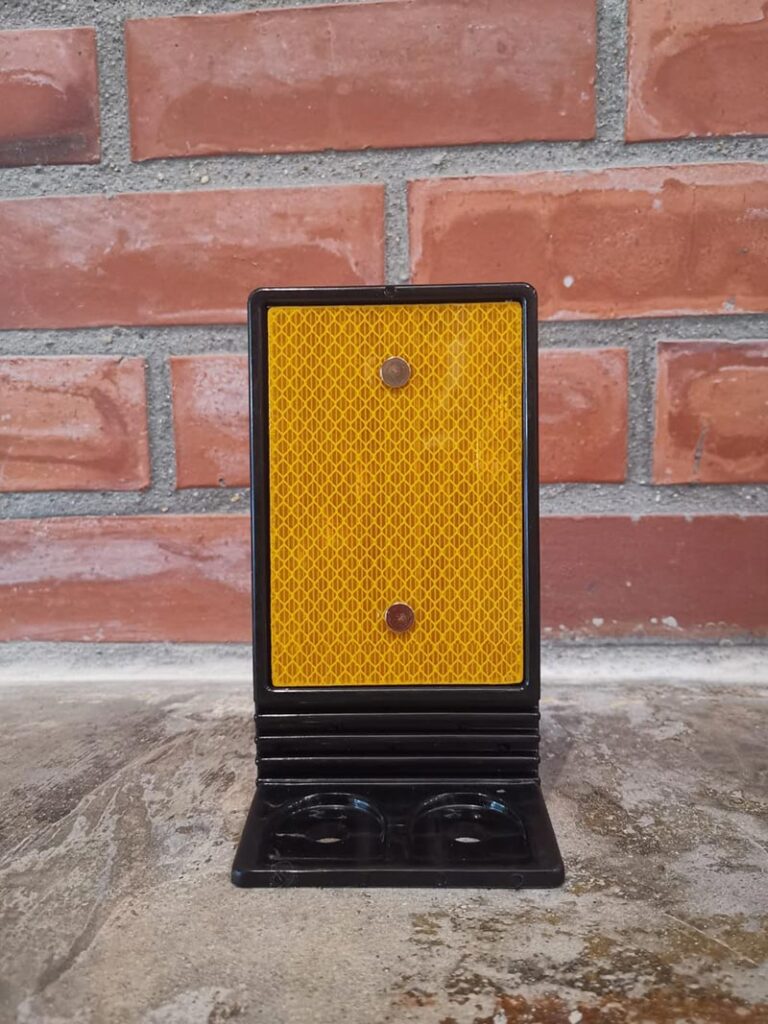 SPRING BACK RECTANGLE REFLECTOR – TangSafety